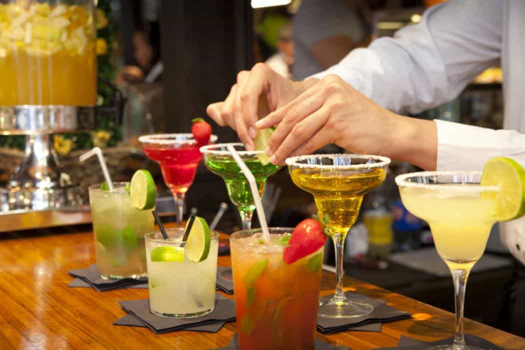 The Beginners Guide To Cocktail Making At Home - Hobby Knowhow