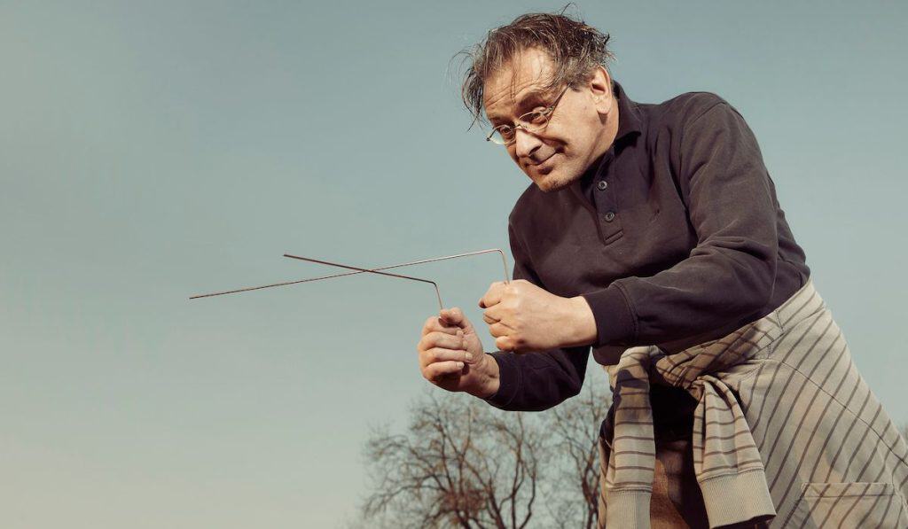 How Does Grave Dowsing Work? (Why Do It?) - Hobby Knowhow