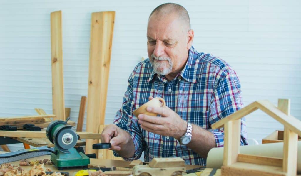 21 Hobbies To Look Forward To In Retirement - Hobby Knowhow