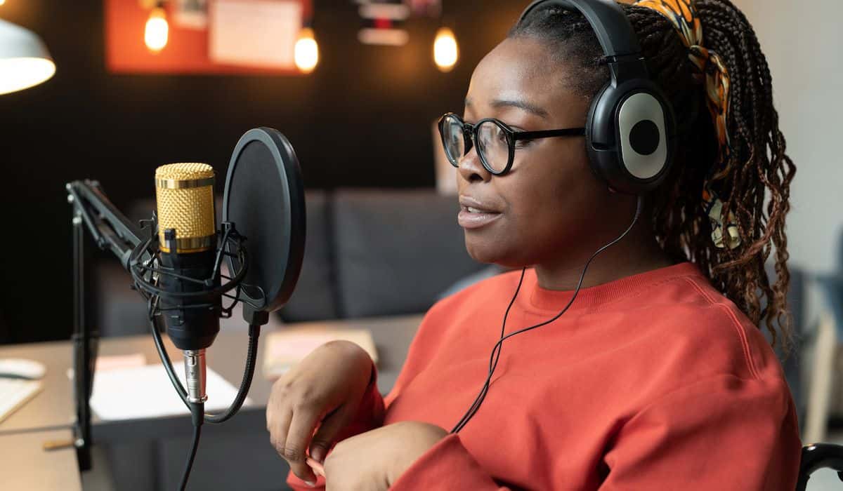 6 Hobbies For Disabled Hands - Hobby Knowhow