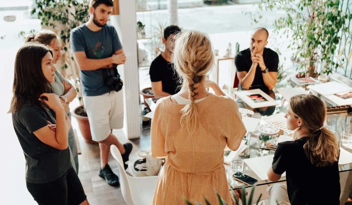 15 Easy Icebreaker Games - Hobby Knowhow