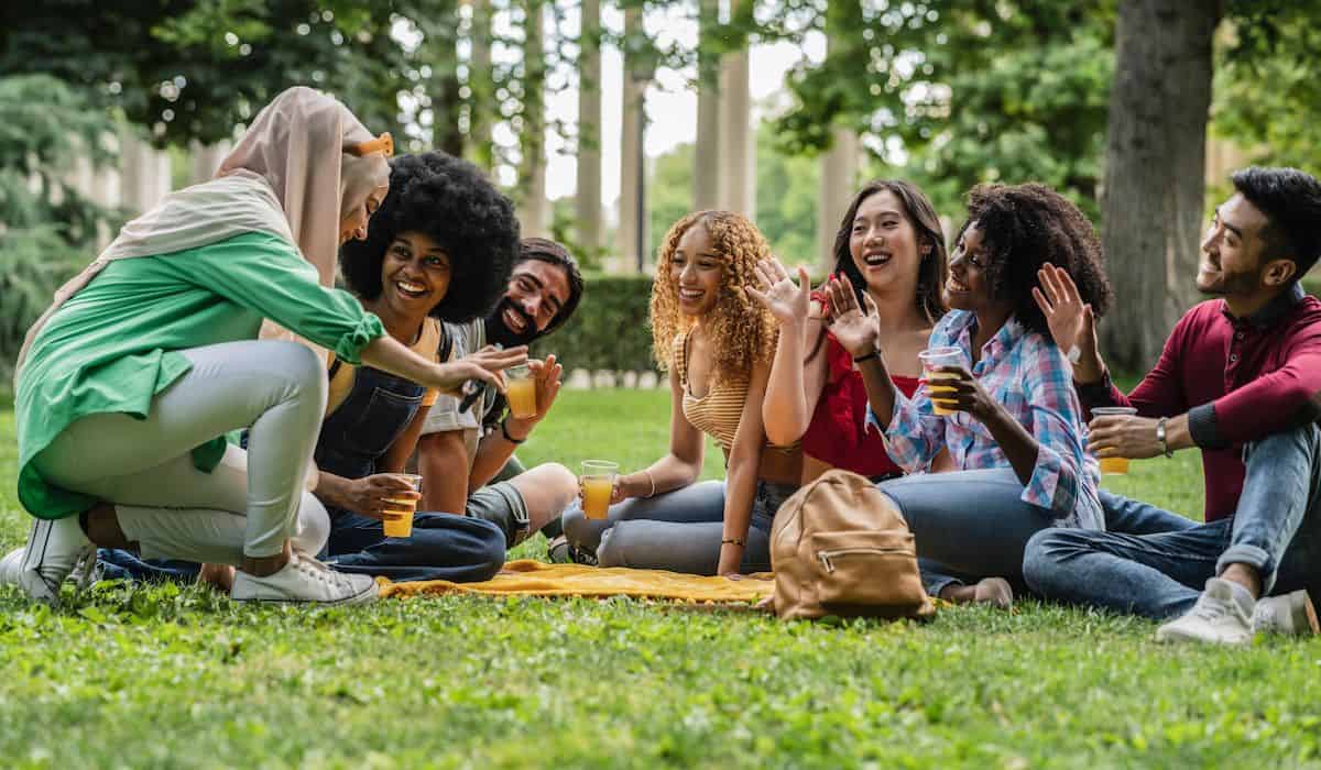 15 Easy Icebreaker Games - Hobby Knowhow