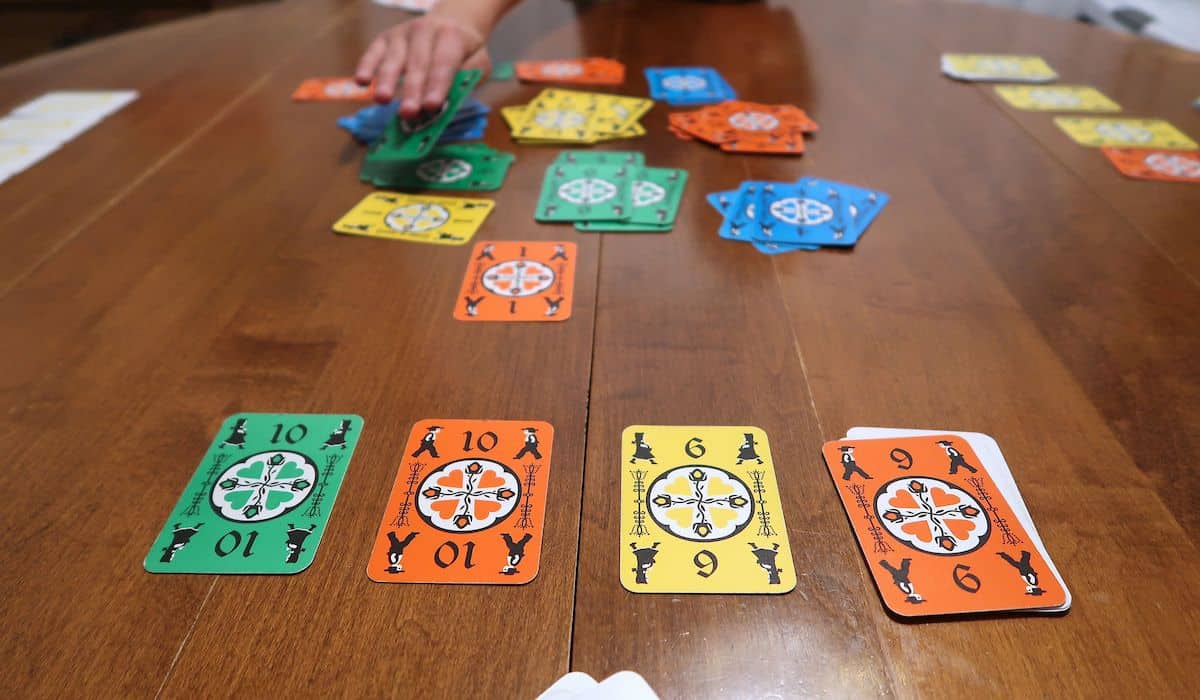 31 Card Games You Can Play With A Single Deck Of Cards - Hobby Knowhow