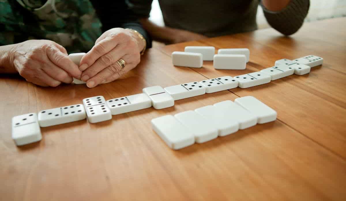 7 Easy Domino Games - Hobby Knowhow