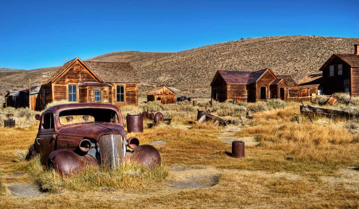How To Buy A Ghost Town (Can You Even Do That?) - Hobby Knowhow