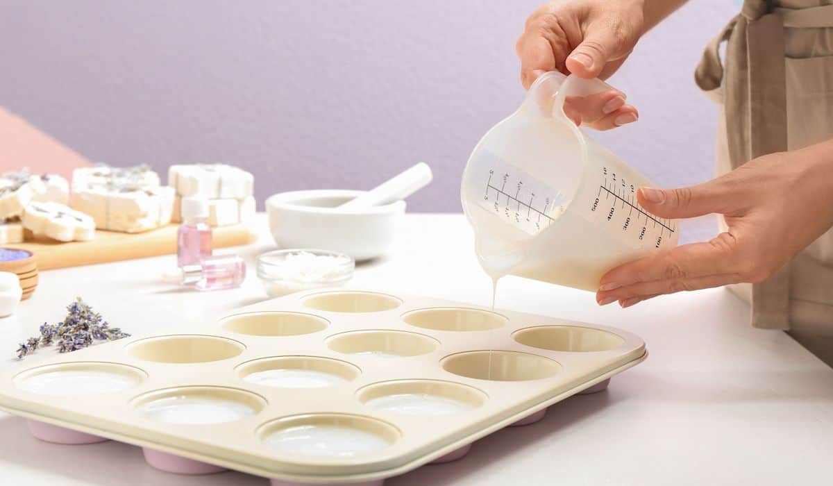 Best Soap Making Kits (Hobby Kits For Starters) - Hobby Knowhow